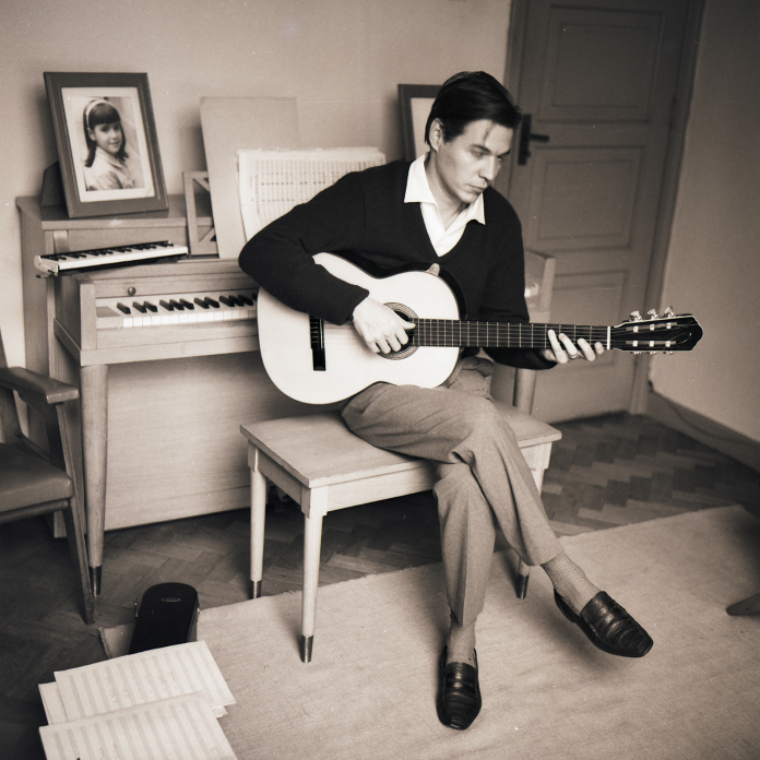 Tom Jobim é biografado em musical de teatro que estreia em outubro no ...